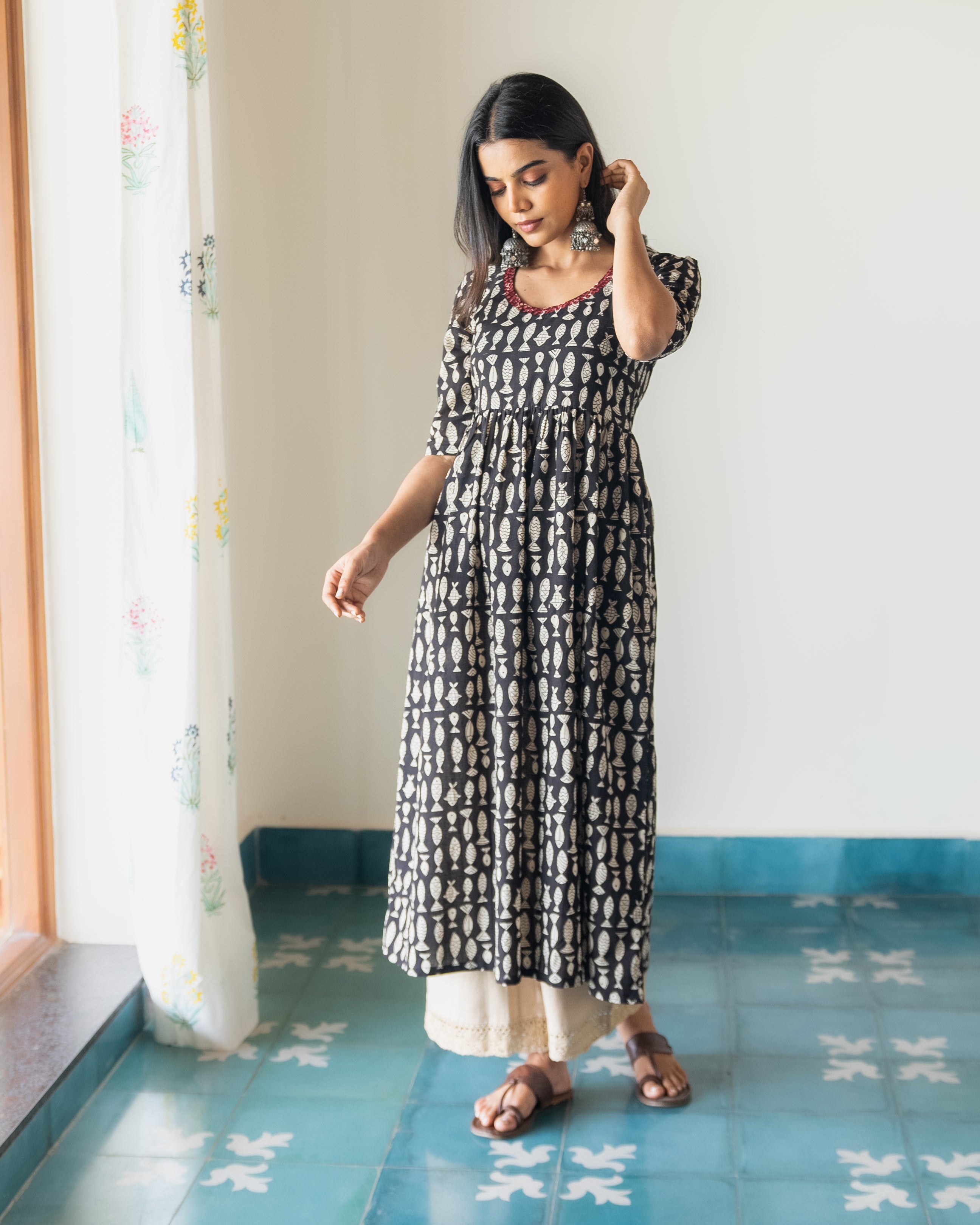Black Fish Print Kurta – Tamara